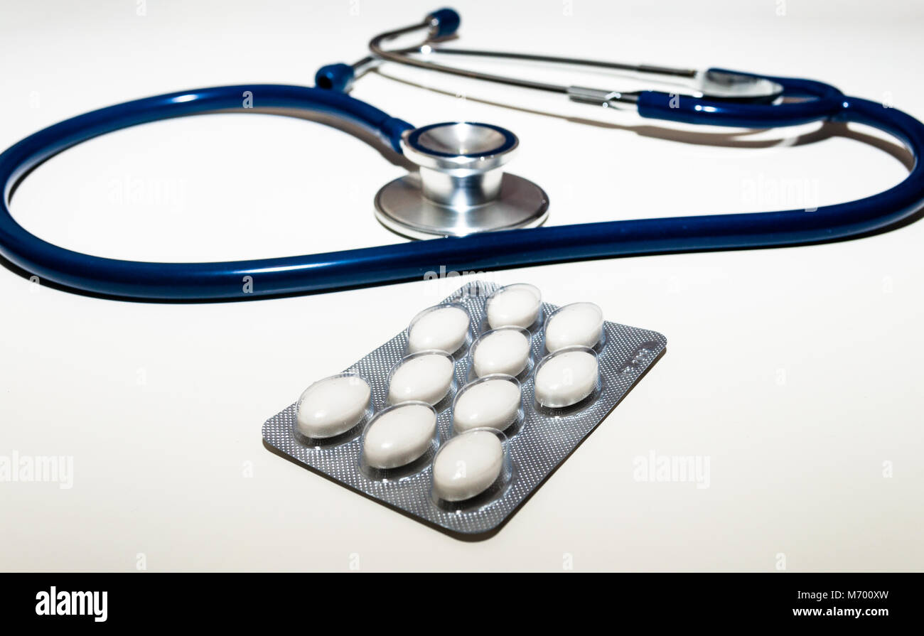 Diagnostic pills hi-res stock photography and images - Alamy