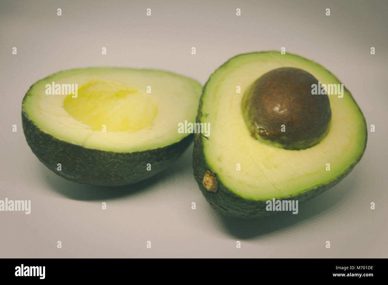Photograph of a fresh green avocado Stock Photo - Alamy