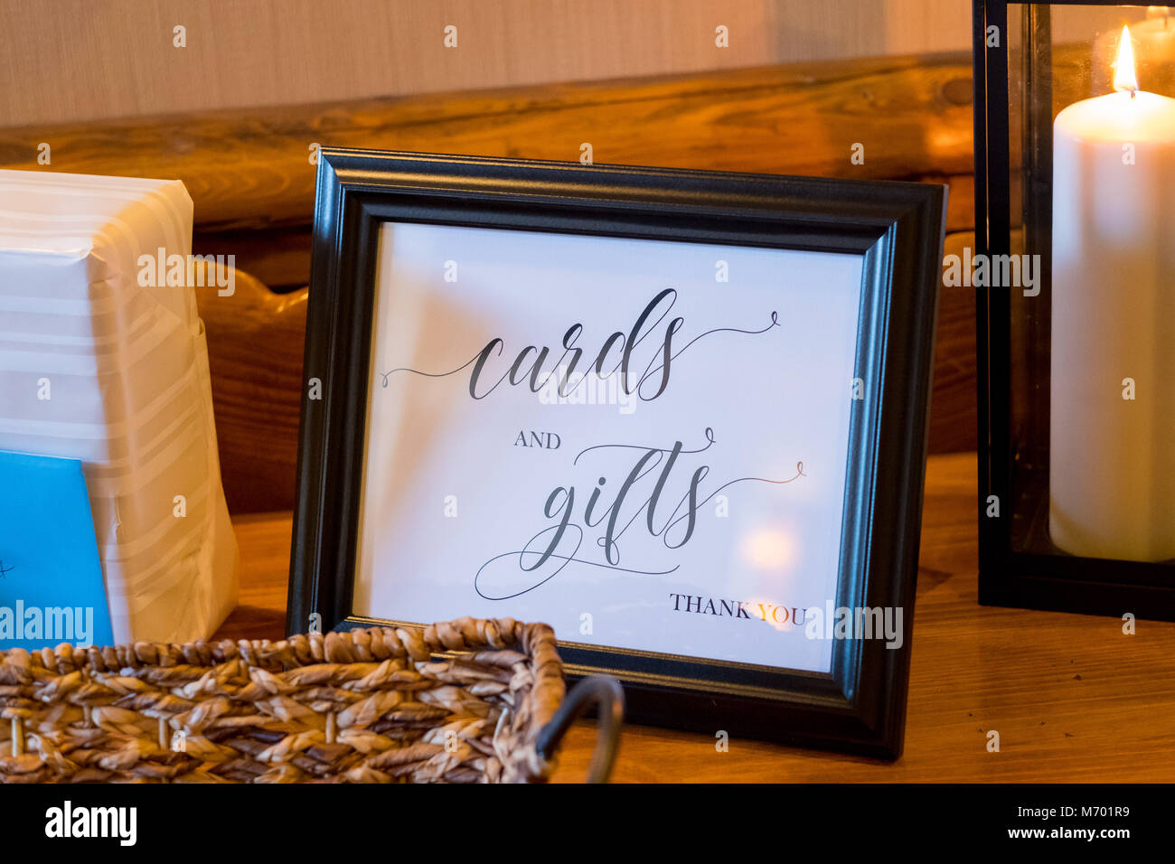 Gift cards table hi-res stock photography and images - Alamy