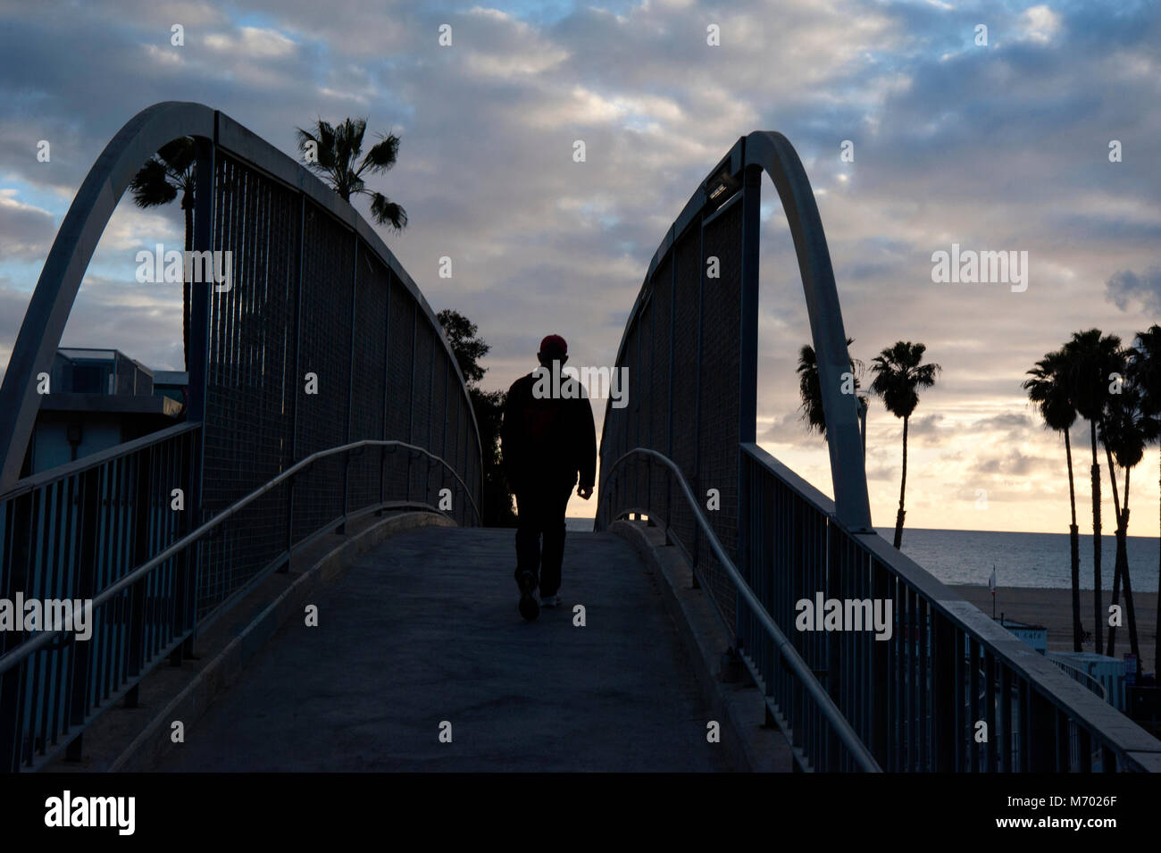 Pedestrian bridge over highway hi-res stock photography and images - Alamy
