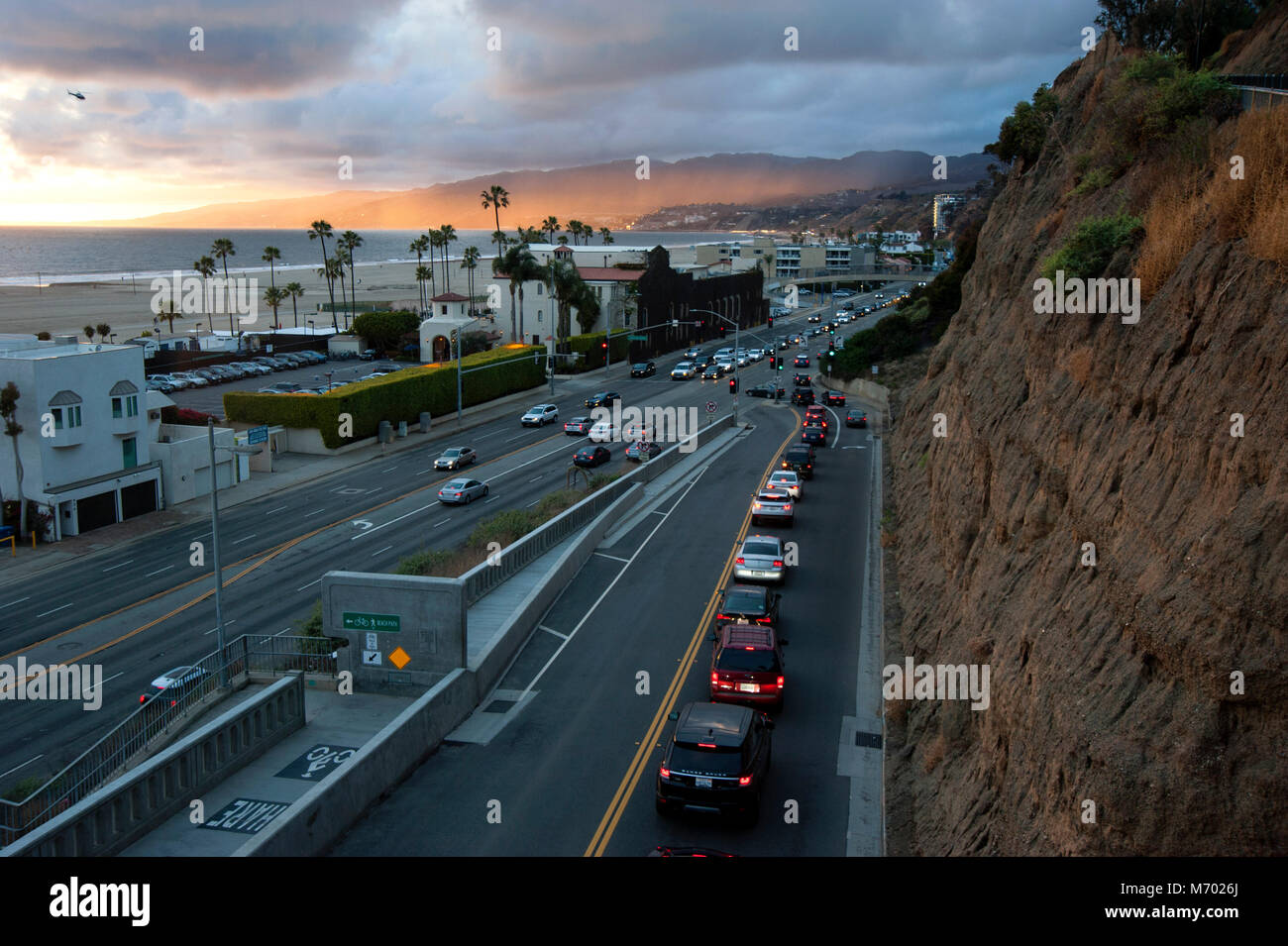 The California Incline meeting the Pacific Coast Highway in Santa ...