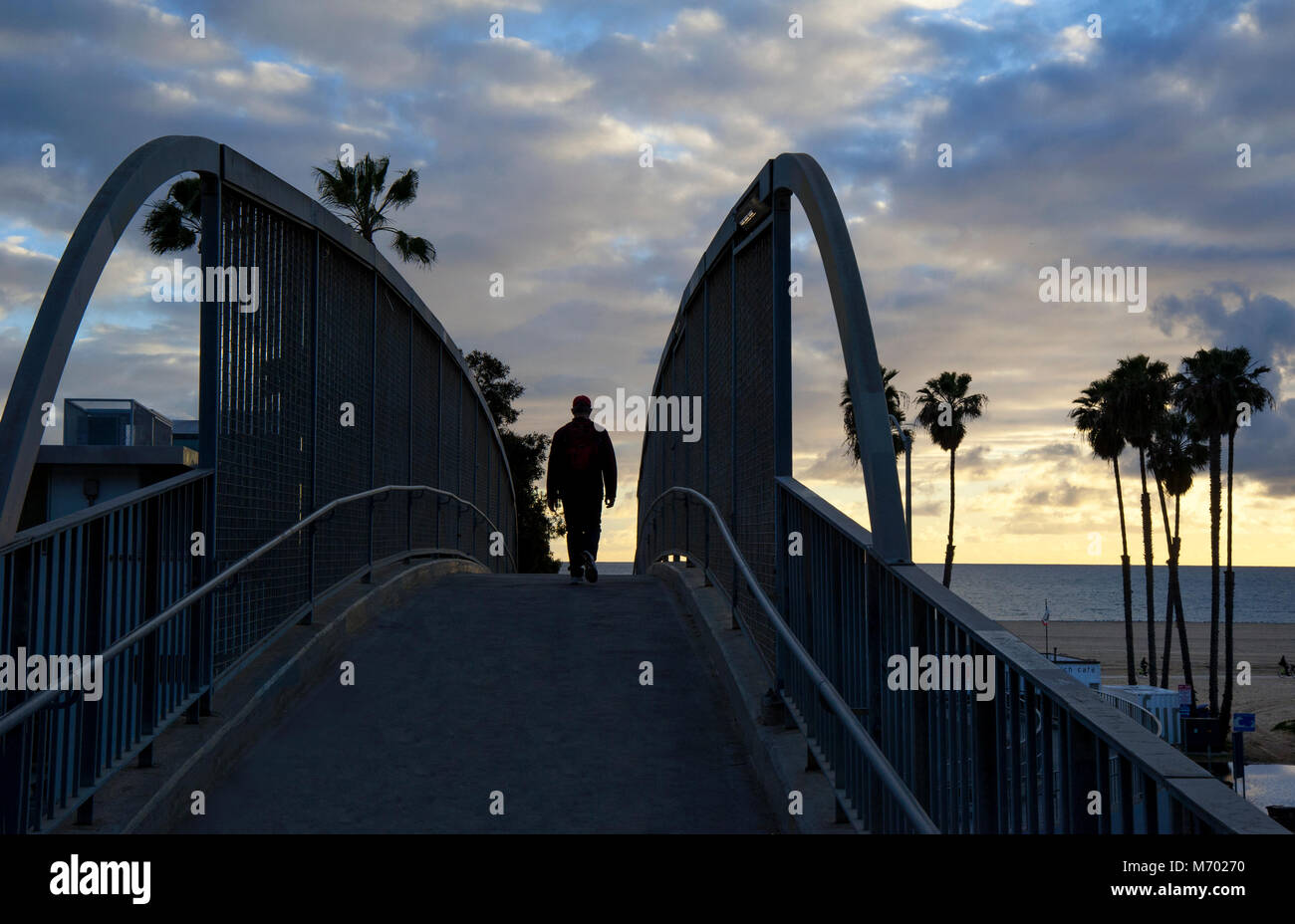 Pedestrian bridge over highway hi-res stock photography and images - Alamy