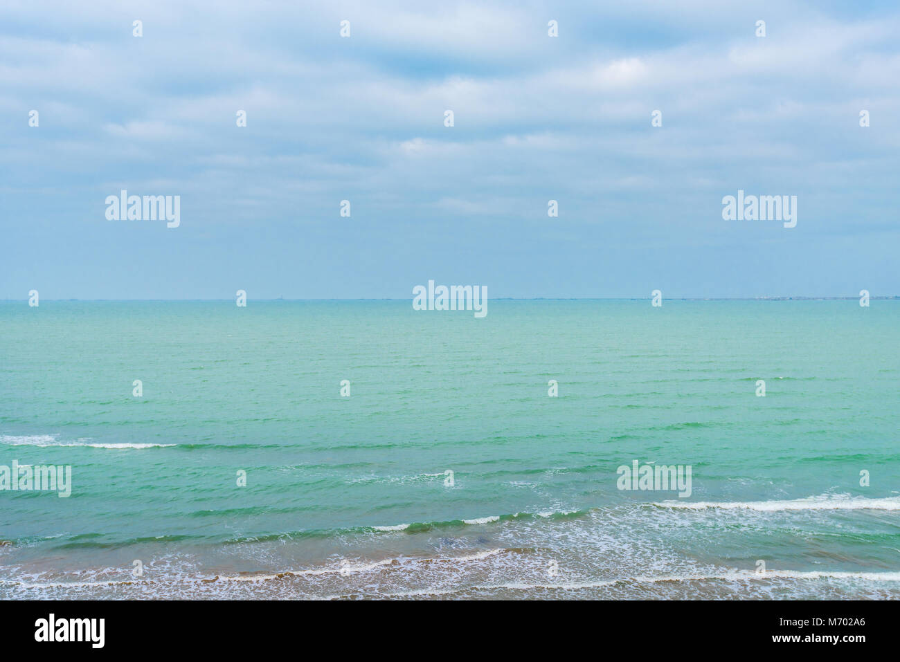 Sea and sky, horizon line Stock Photo - Alamy