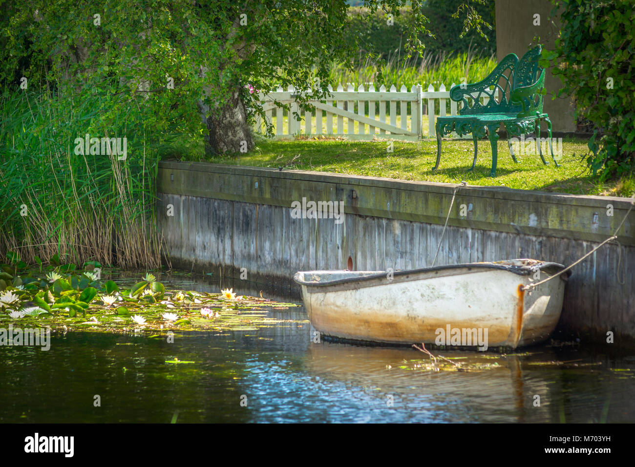 Rowing boat garden hi-res stock photography and images - Alamy