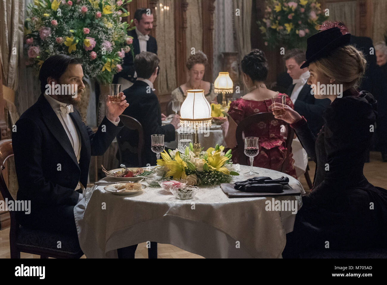 THE ALIENIST, l-r: Daniel Bruhl, Dakota Fanning in 'Hildebrandt's ...