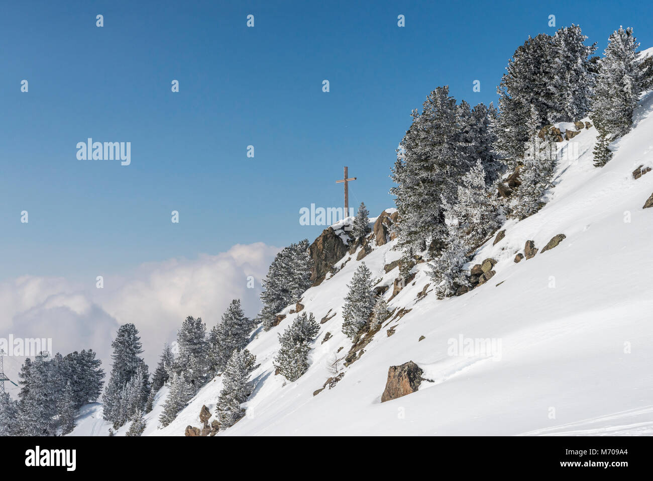 Winter snow scenes in the mountains of the Sellrain Alps in the ...