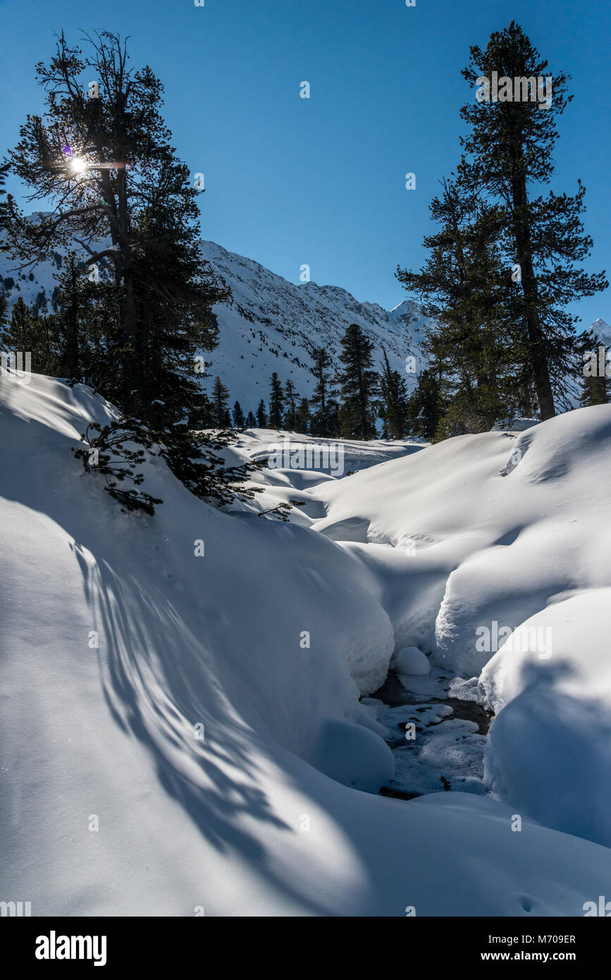 Winter snow scenes in the mountains of the Sellrain Alps in the ...