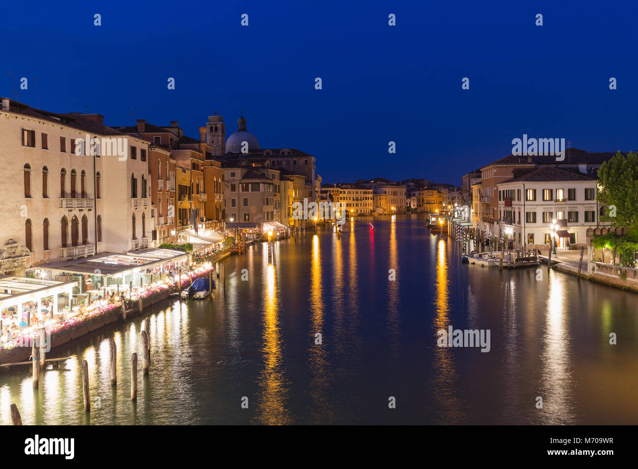 Venice / Night view of the river and city historical architecture Stock ...
