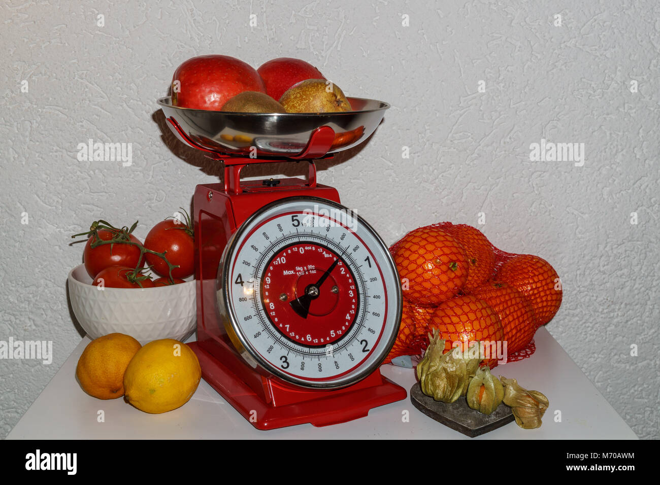 Scale of life hi-res stock photography and images - Alamy