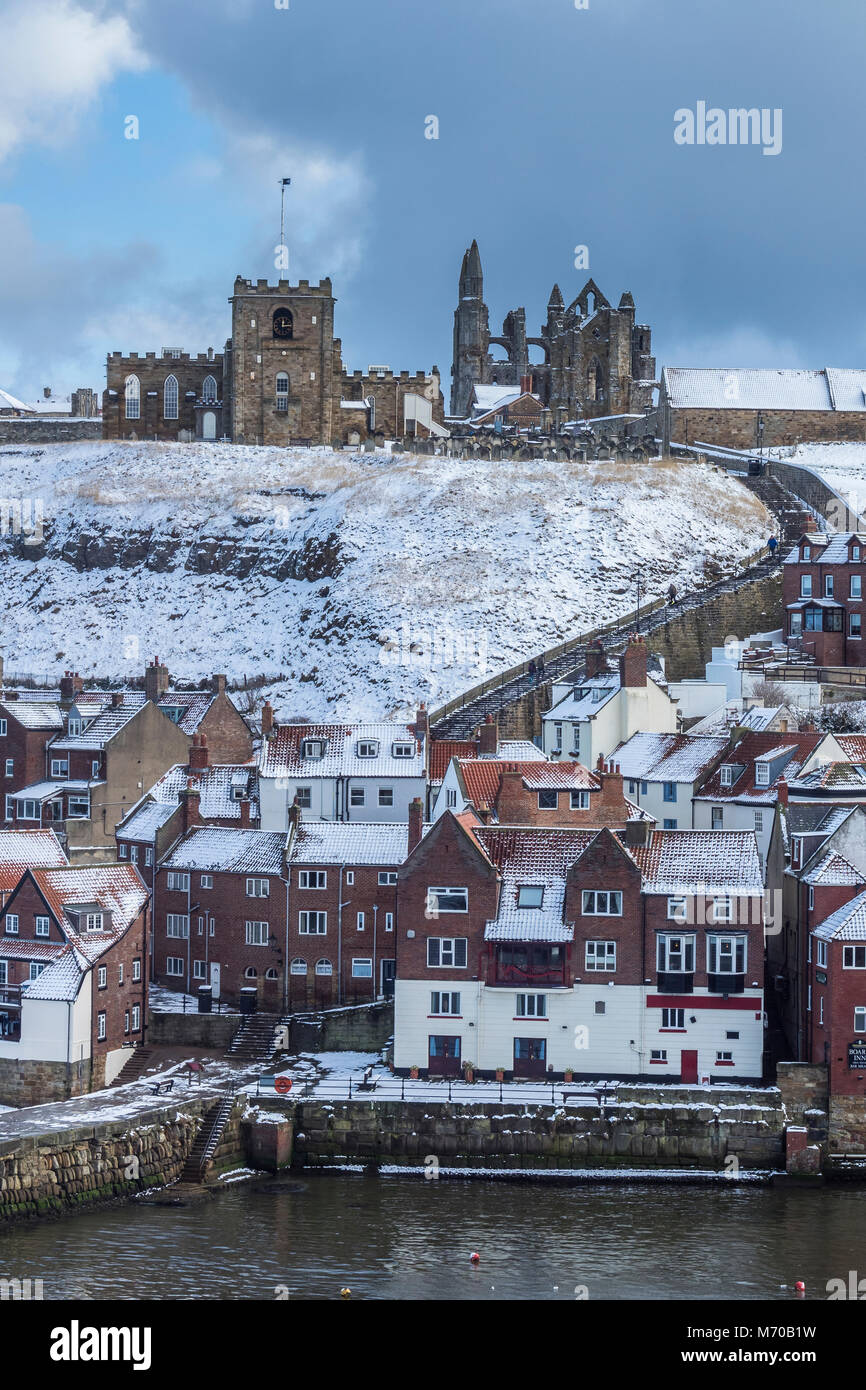 Whitby snow hi-res stock photography and images - Alamy
