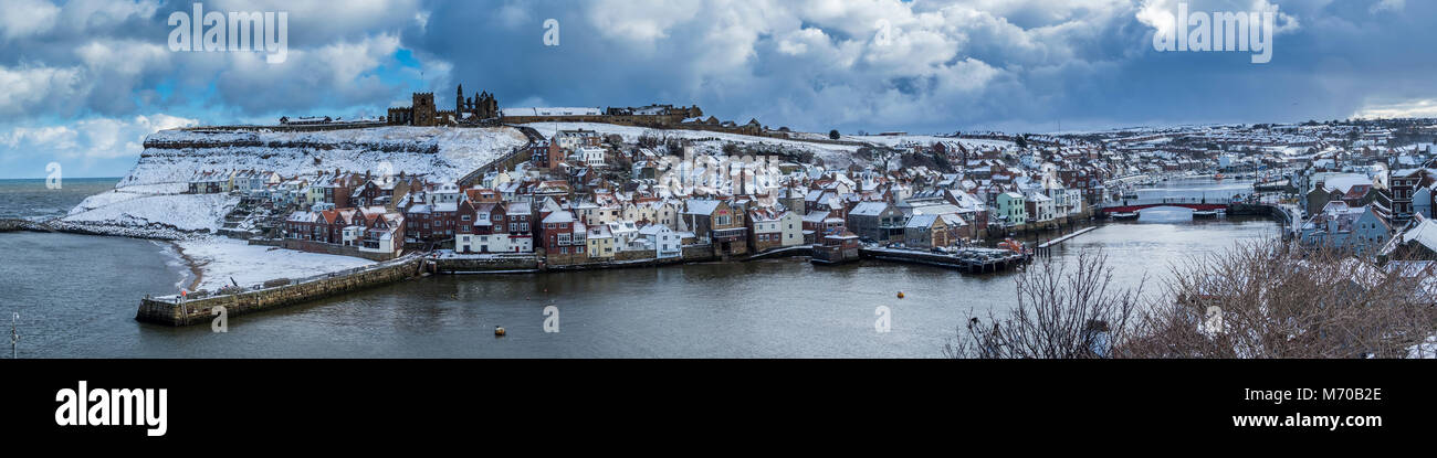 Whitby town snow hi-res stock photography and images - Alamy