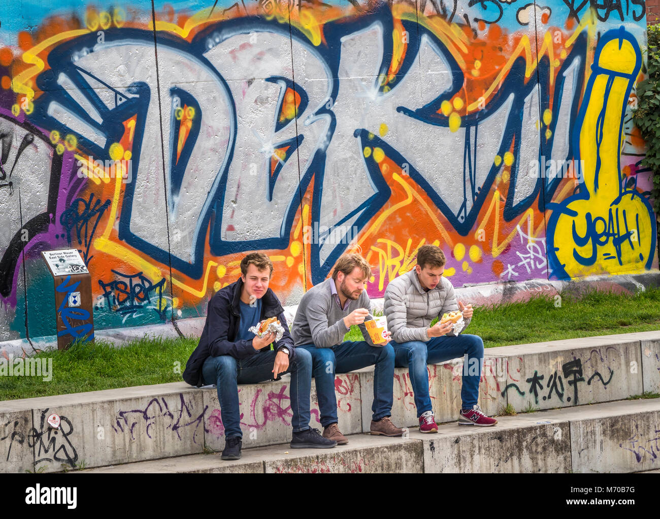 118 118 Men Stock Photos & 118 118 Men Stock Images - Alamy