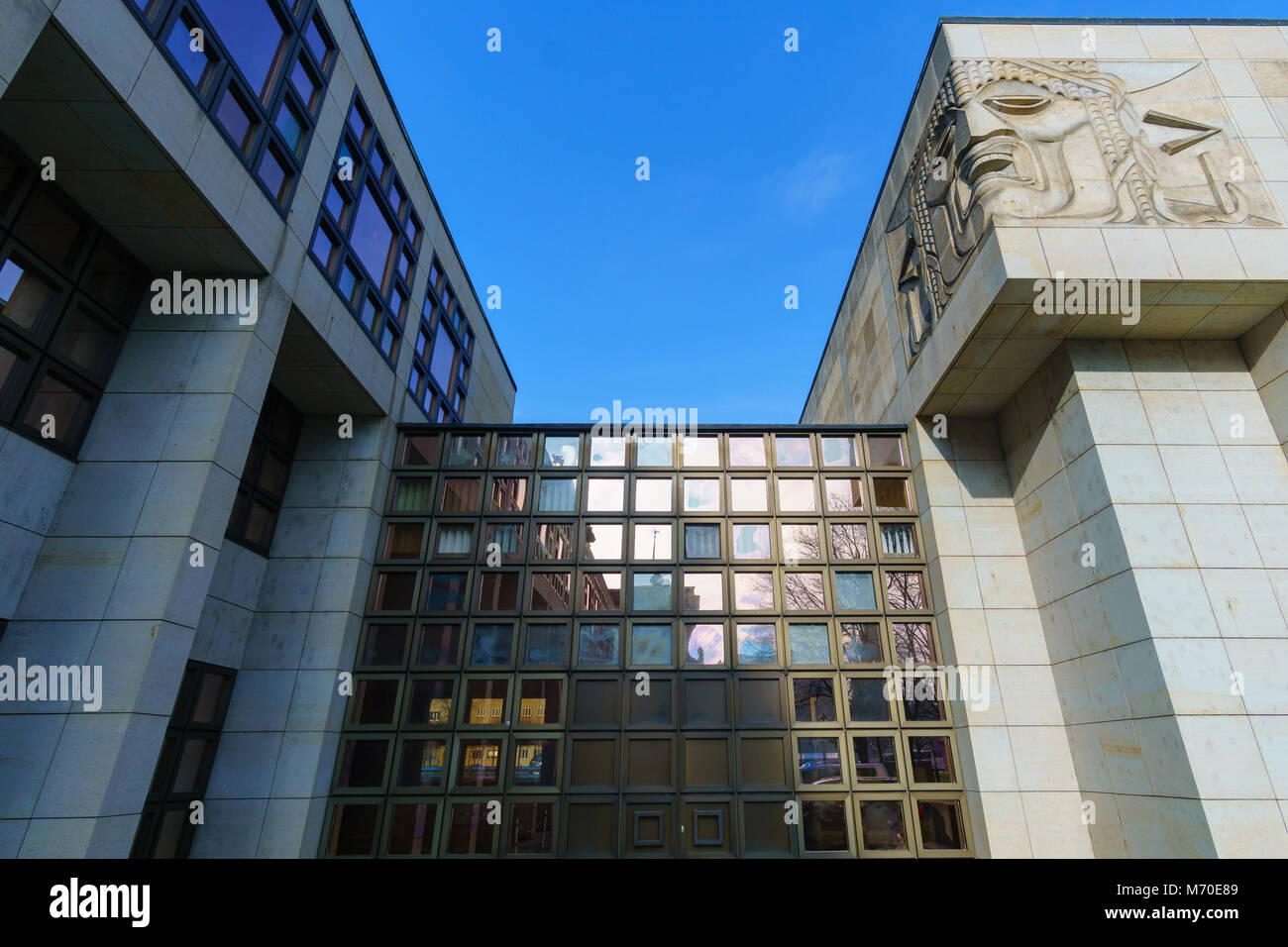 Semper two hi-res stock photography and images - Alamy