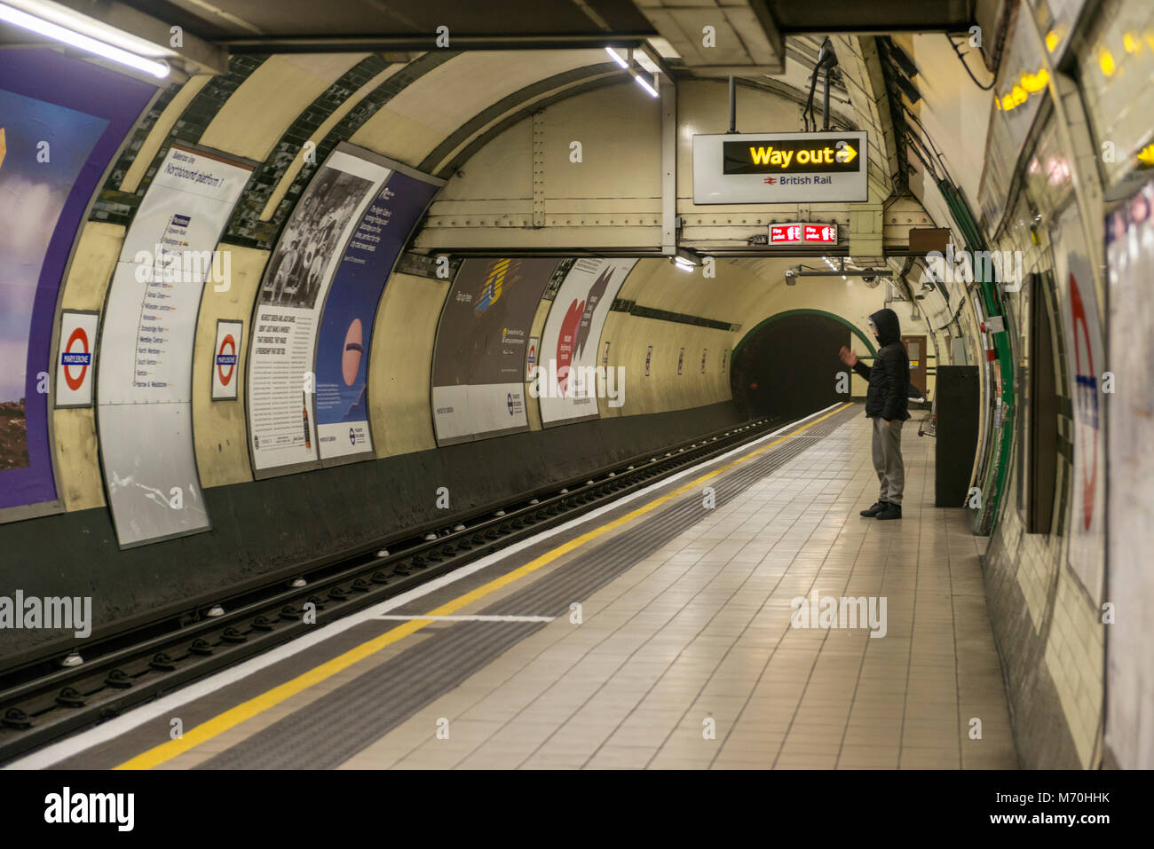 Underground train in London, Marylebone Station Stock Photo - Alamy