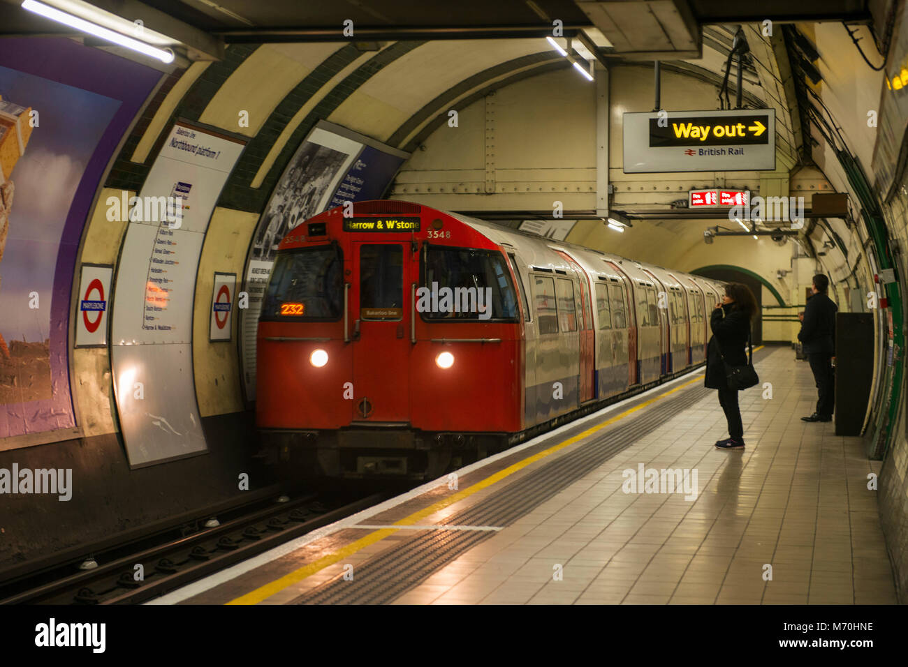 Underground train in London, Marylebone Station Stock Photo - Alamy