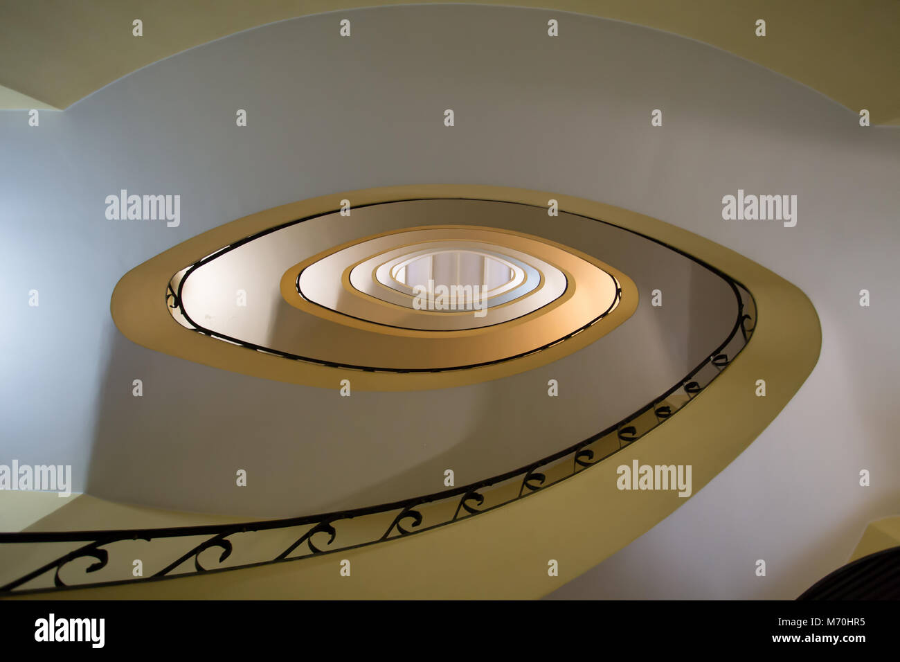 Staircase building modern marble hi-res stock photography and images ...