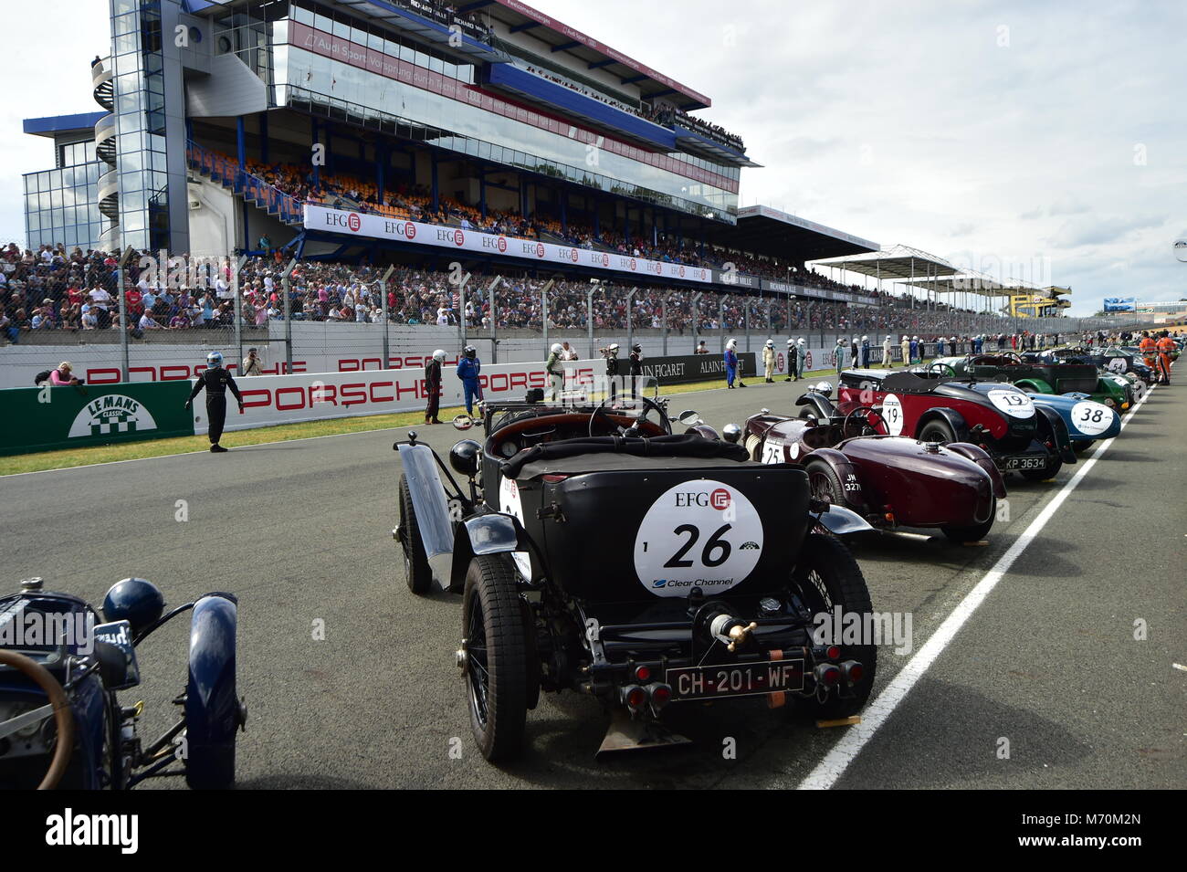 Le mans start hi-res stock photography and images - Alamy