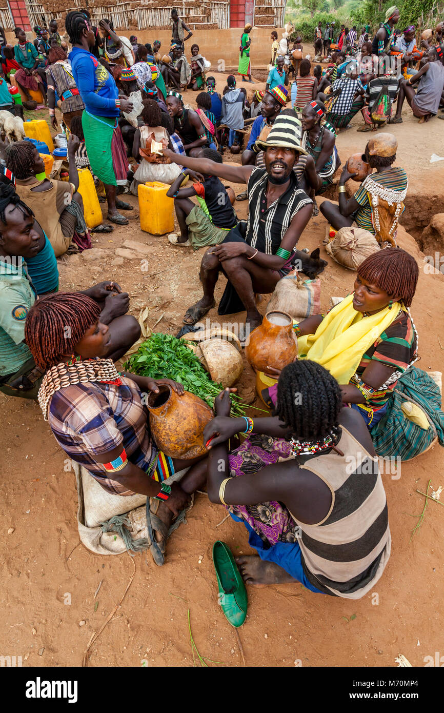 Ethiopian tribal hi-res stock photography and images - Alamy