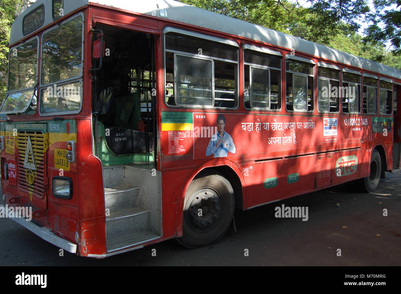 Mumbai bus hi-res stock photography and images - Alamy