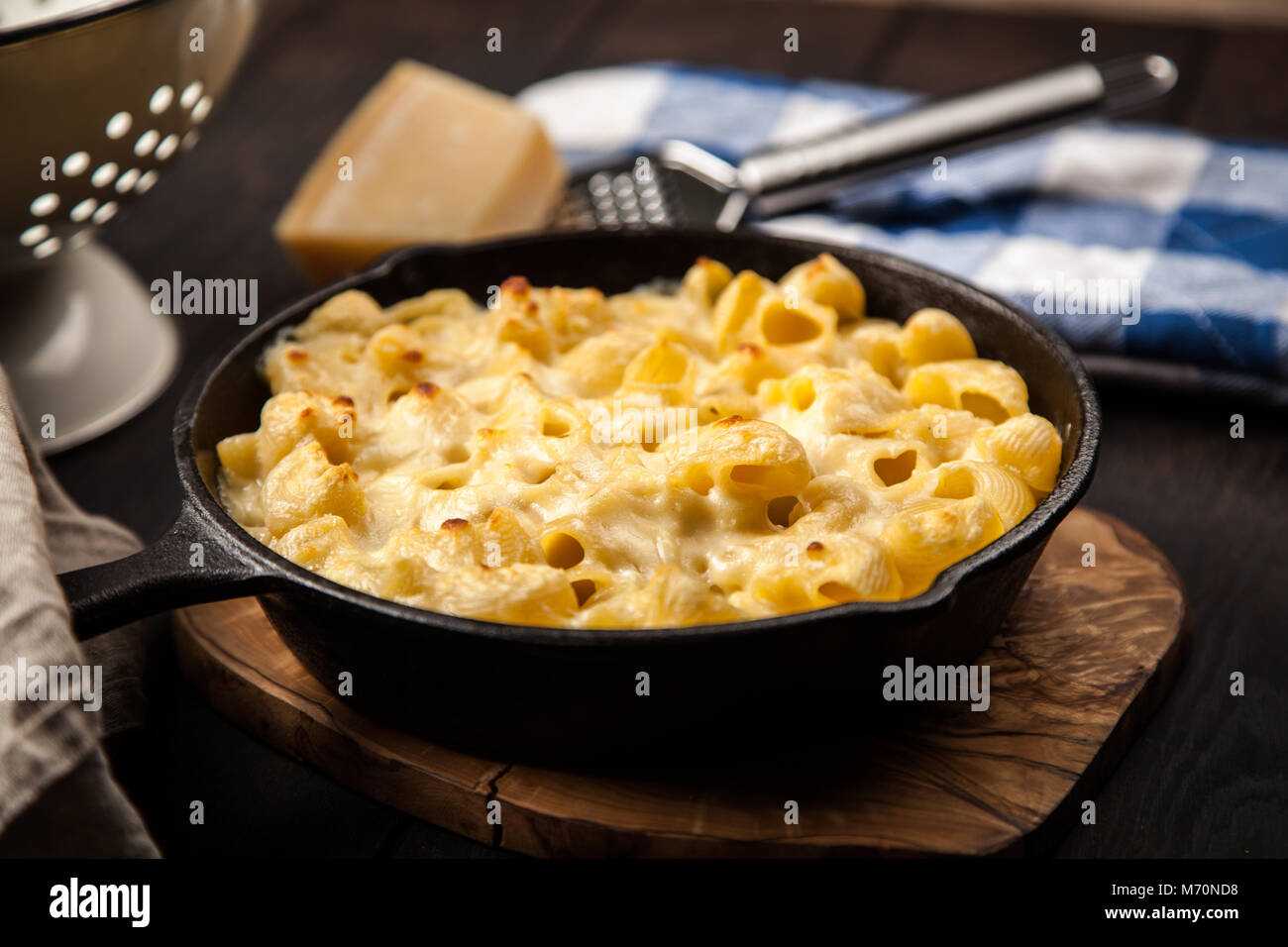 Mac and cheese Stock Photo - Alamy