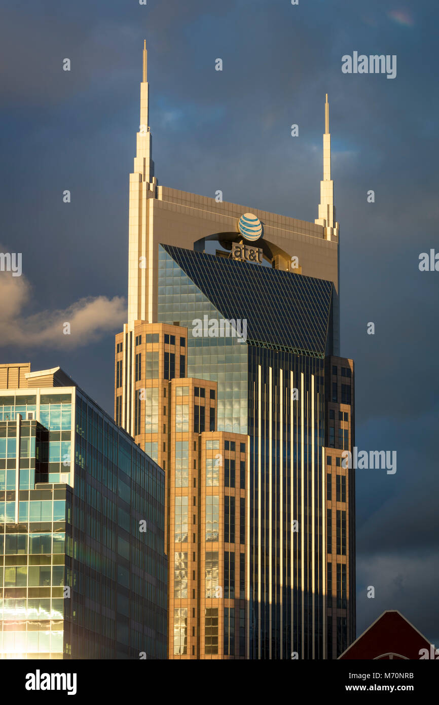 Batman building nashville hi-res stock photography and images - Alamy
