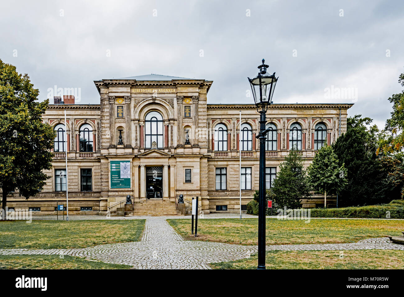 Gottfried wilhelm leibniz bibliothek hi-res stock photography and ...
