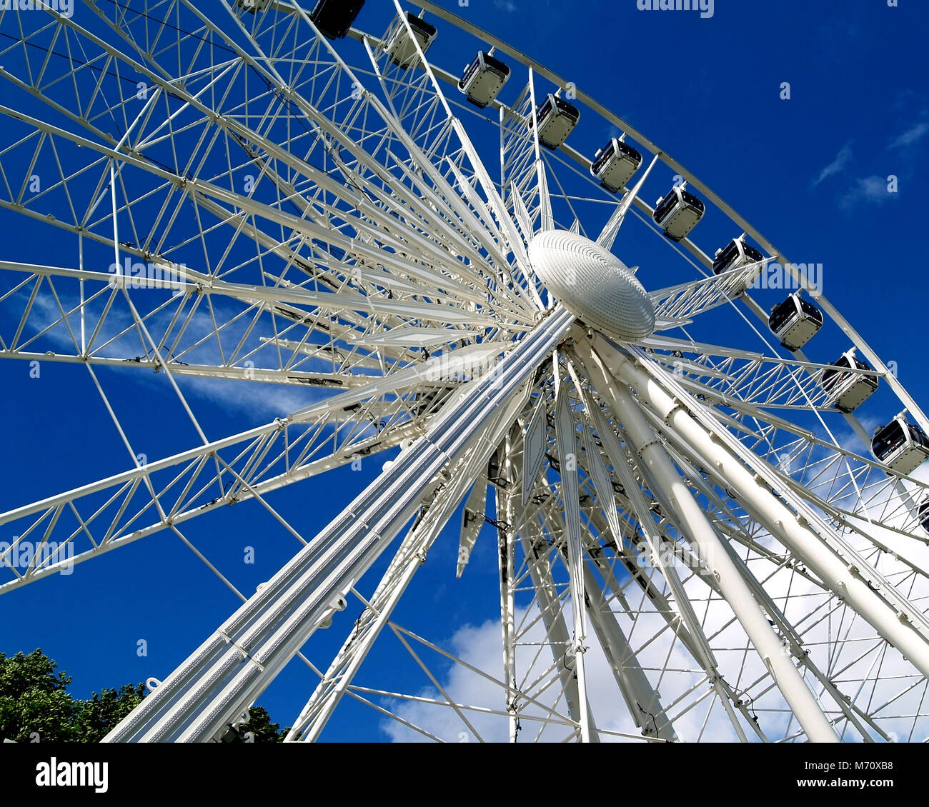 Circular wheel pattern hi-res stock photography and images - Alamy