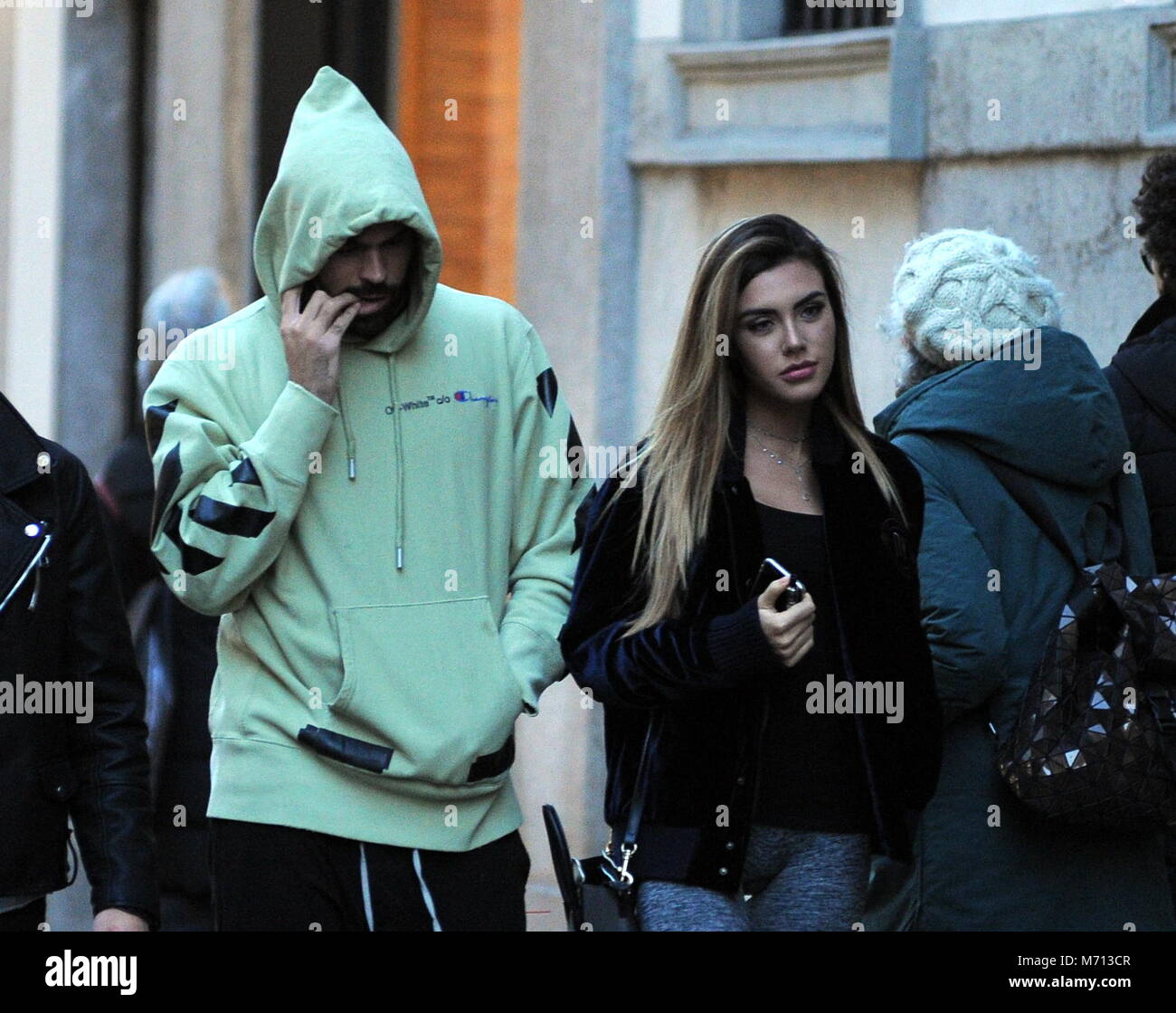 Milan, Andrea Petagna and new girlfriend Michelly Sander in the center ...