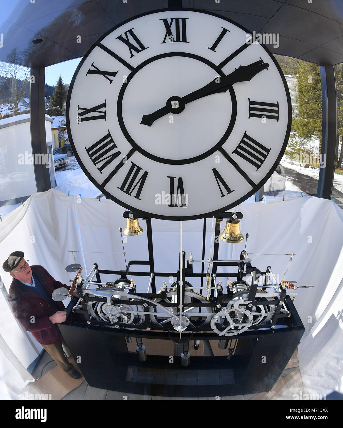 1 45 clock hi-res stock photography and images - Alamy