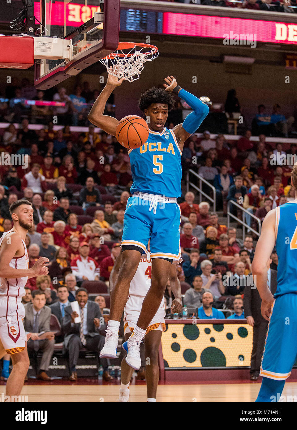 Los Angeles, CA, USA. 03rd Mar, 2018. UCLA guard (5) Chris Smith slam ...