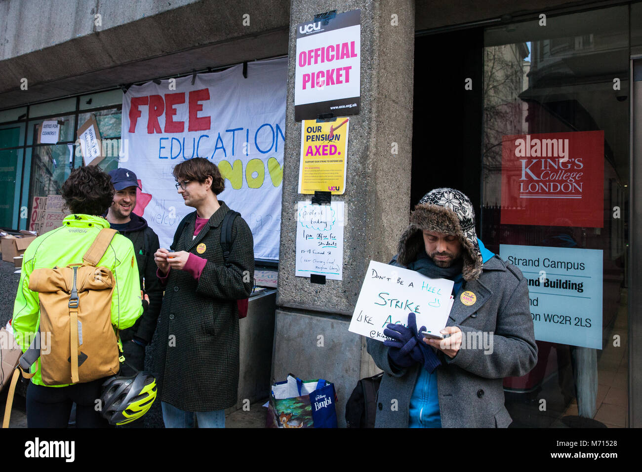 London, UK. 7th March, 2018. The UCU picket line at Kings College ...
