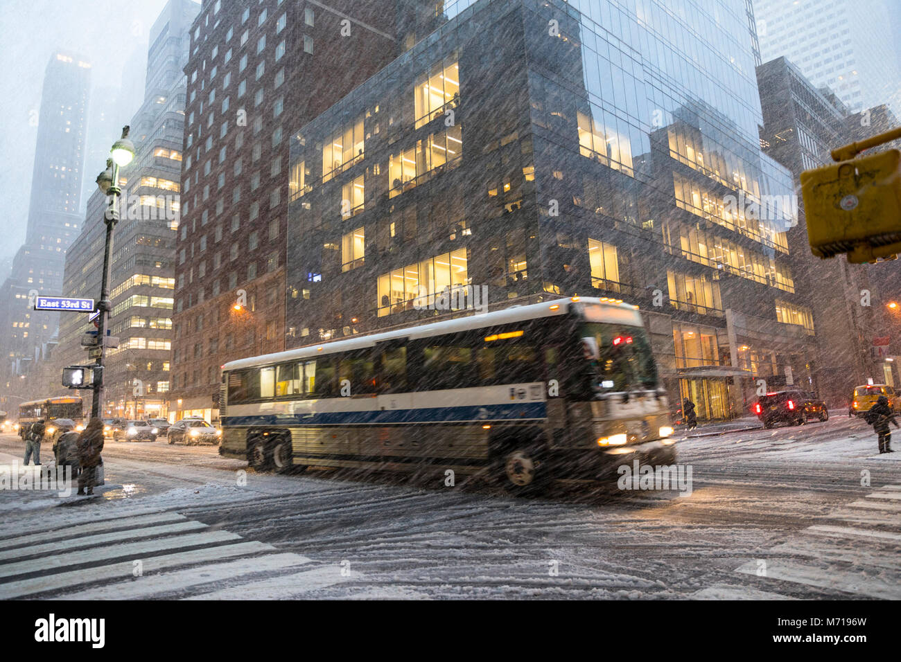 New York City, USA. 7th March, 2018. Snowfall in New York City, United ...