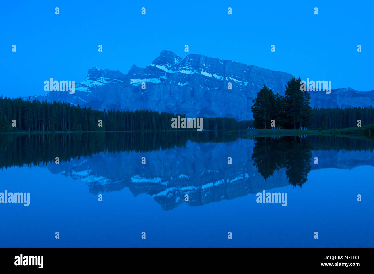 Two Jack Lake and Mount Rundle in Banff National Park, Alberta Stock ...