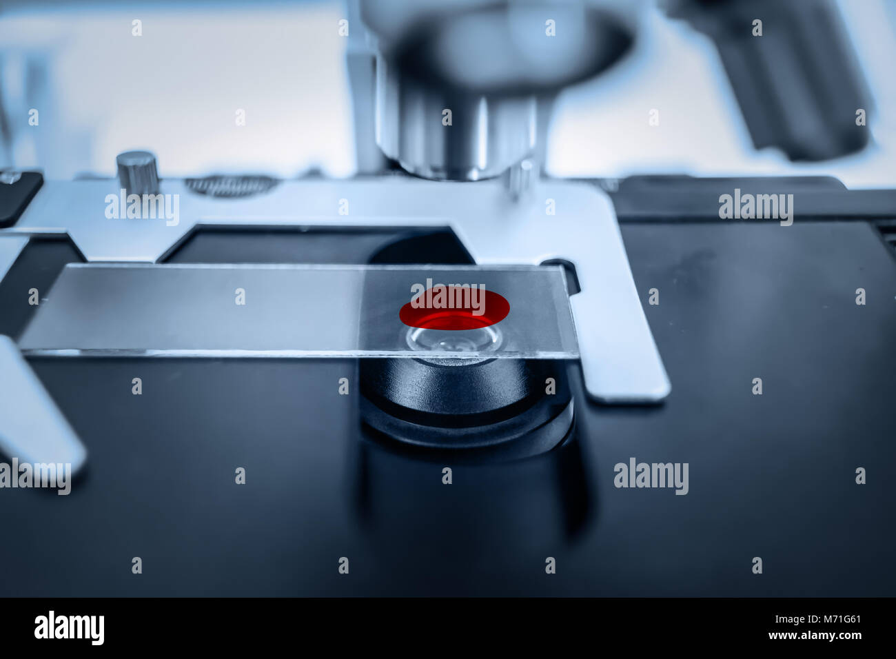 Microscope analysis hi-res stock photography and images - Alamy