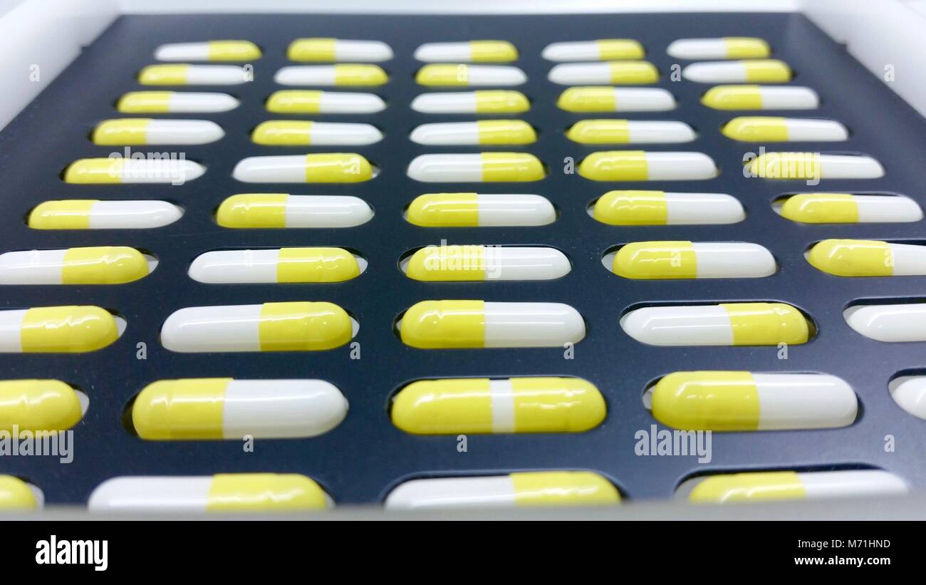 Capsules compounding in the pharmacy laboratory Stock Photo - Alamy