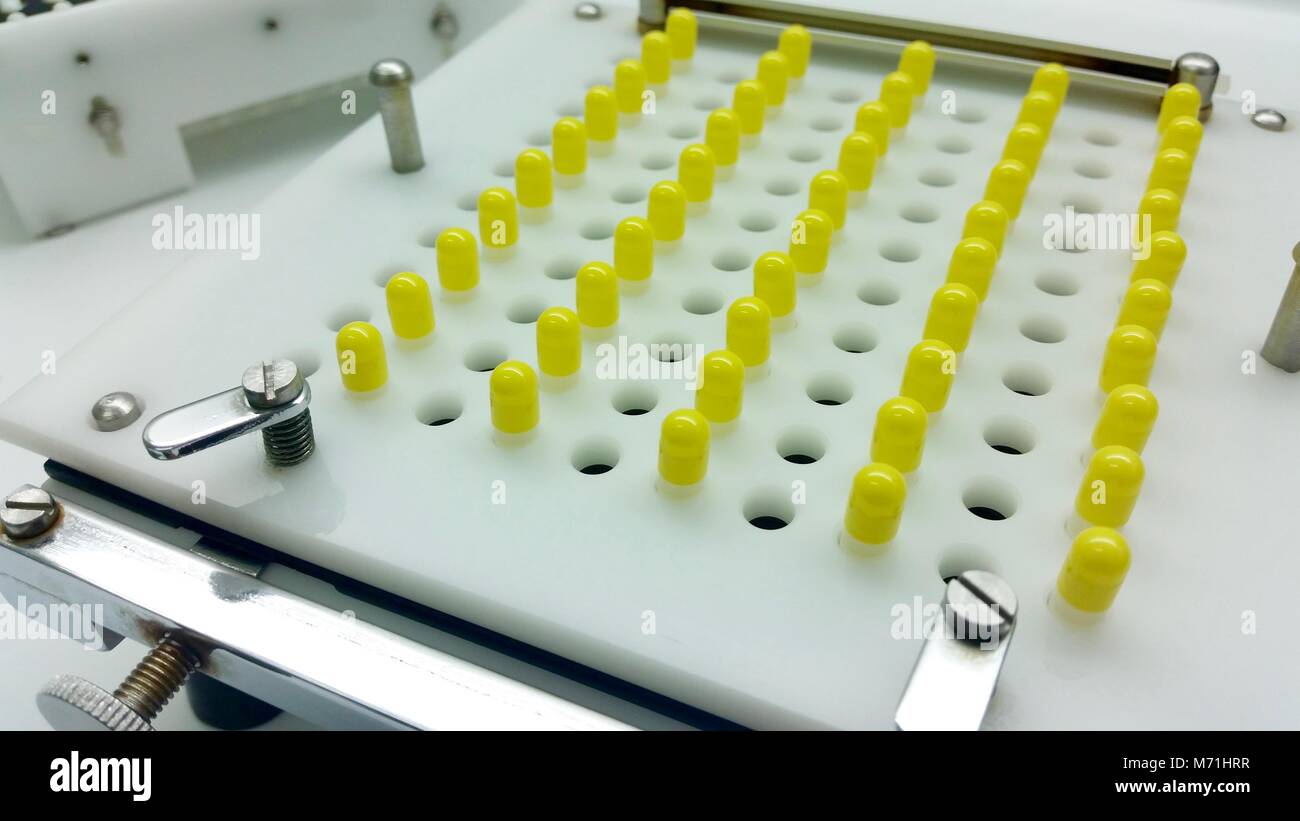 Capsules compounding in the pharmacy laboratory Stock Photo - Alamy