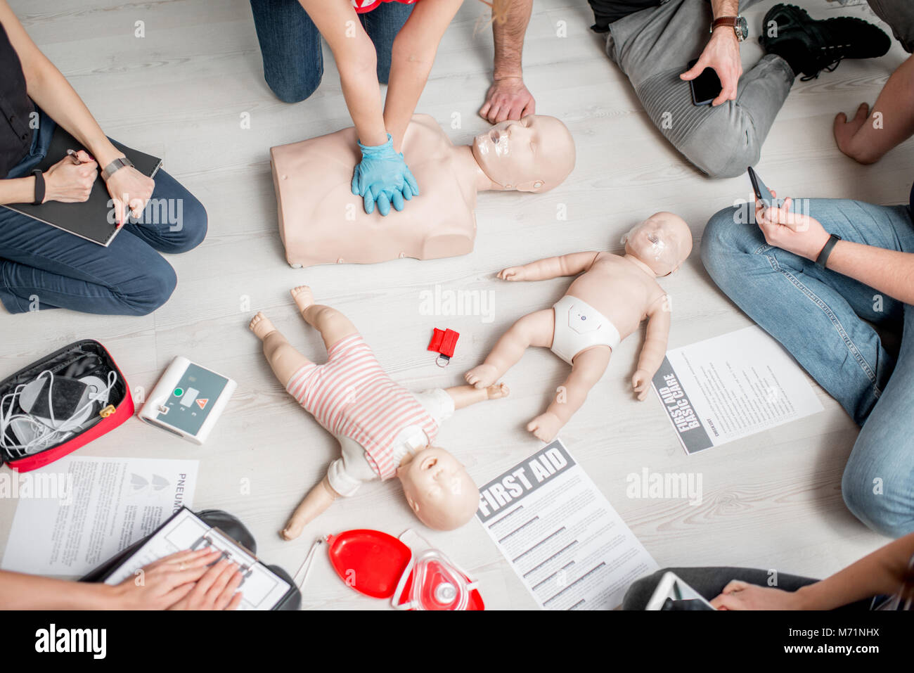 Chest compression hi-res stock photography and images - Alamy