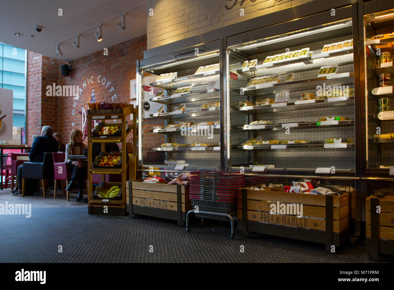 Pret a manger counter hi-res stock photography and images - Alamy