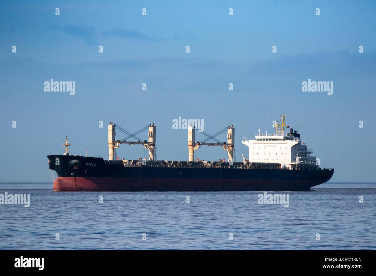 Bulk Carrier Cargo Ship Stock Photos & Bulk Carrier Cargo Ship Stock ...