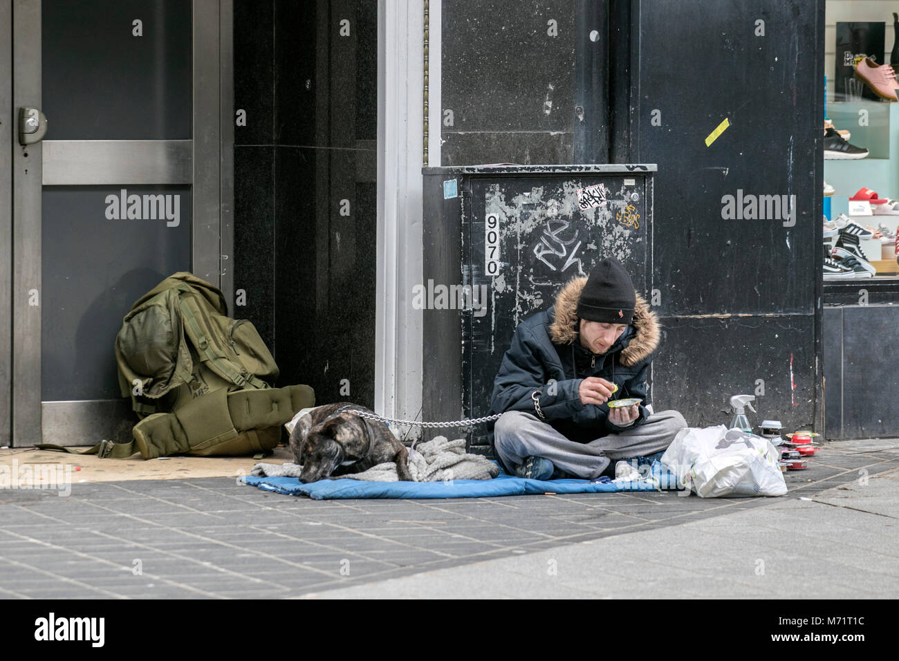 homeless homelessness beg beggar tramp swep rough sleeper sleeping cold ...