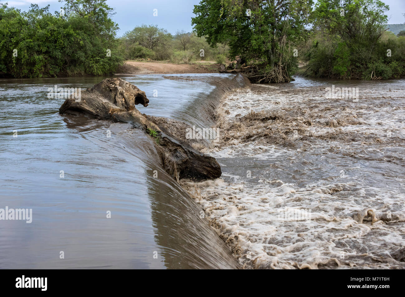 Washed out sky hi-res stock photography and images - Alamy