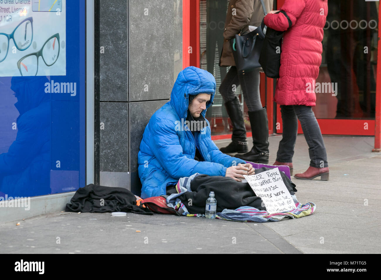 homeless homelessness beg beggar tramp swep rough sleeper sleeping cold ...