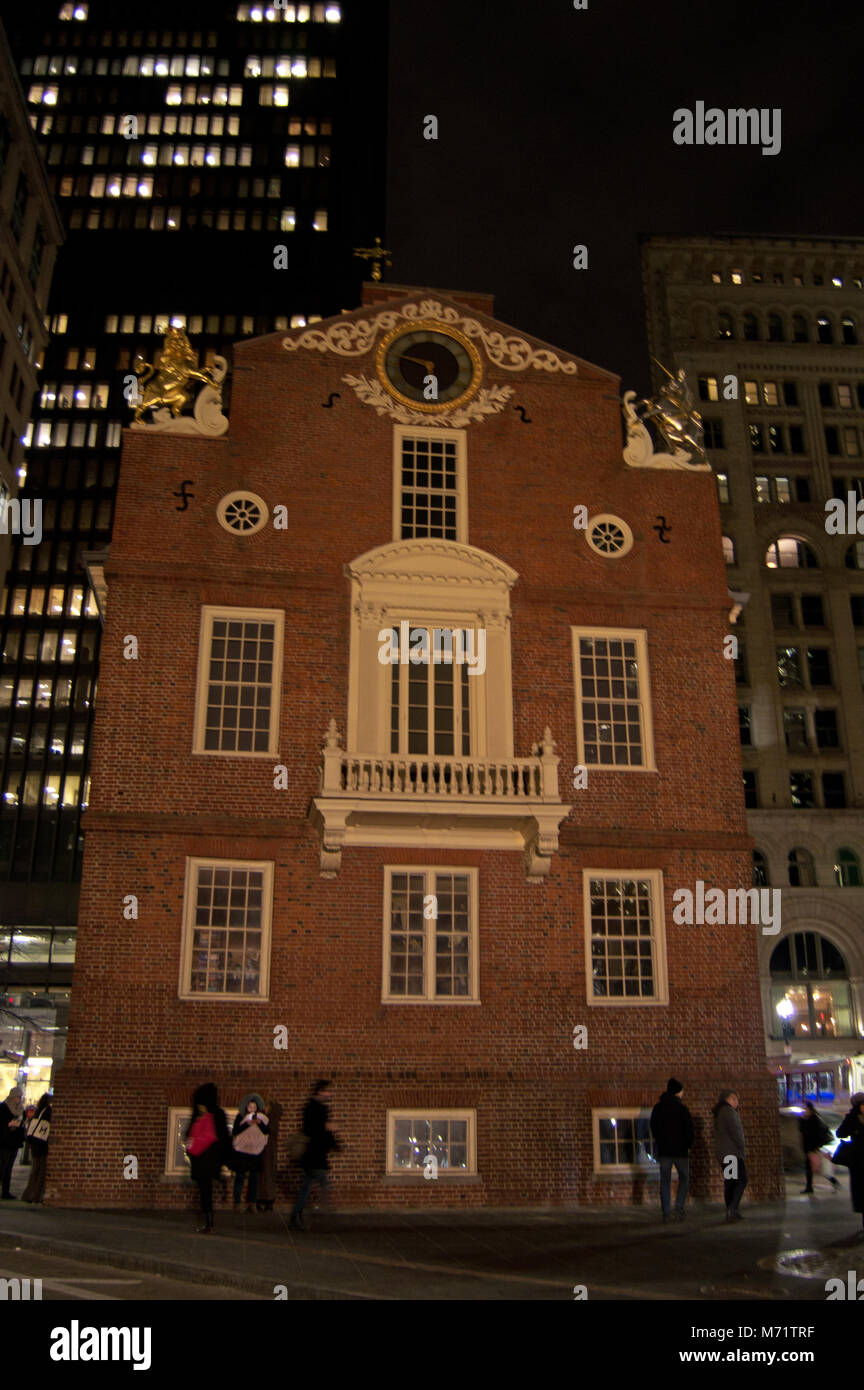 State house boston night hi-res stock photography and images - Alamy