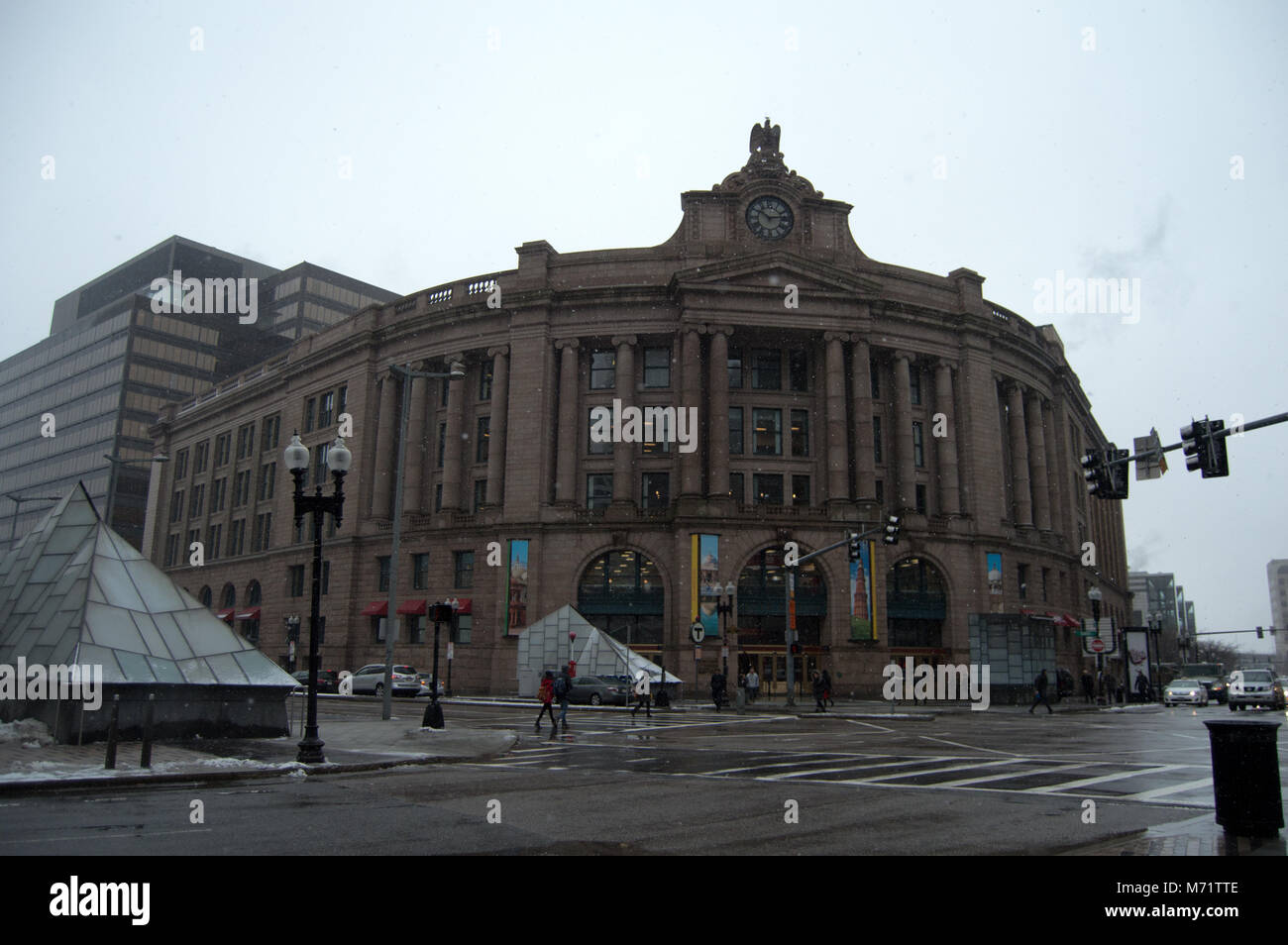Boston bus station hi-res stock photography and images - Alamy