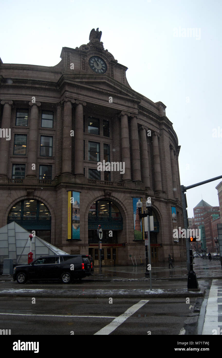Boston bus station hi-res stock photography and images - Alamy