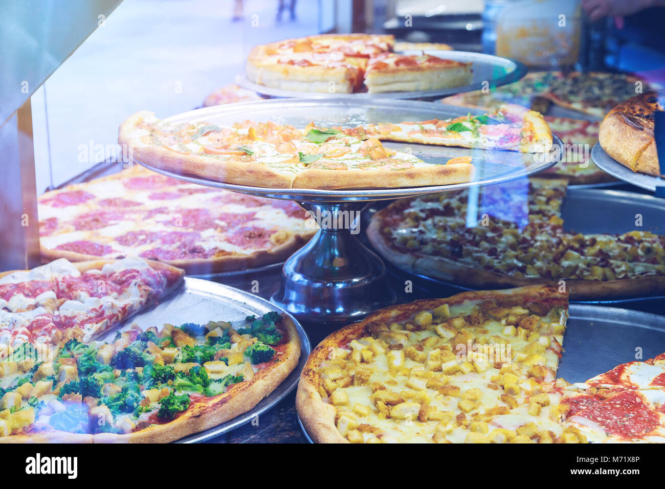 Restaurant pizzeria pizzaria hi-res stock photography and images - Alamy