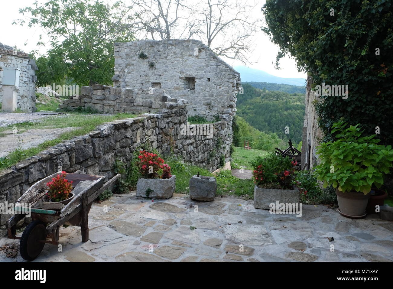 hum, worlds smallest town Stock Photo - Alamy