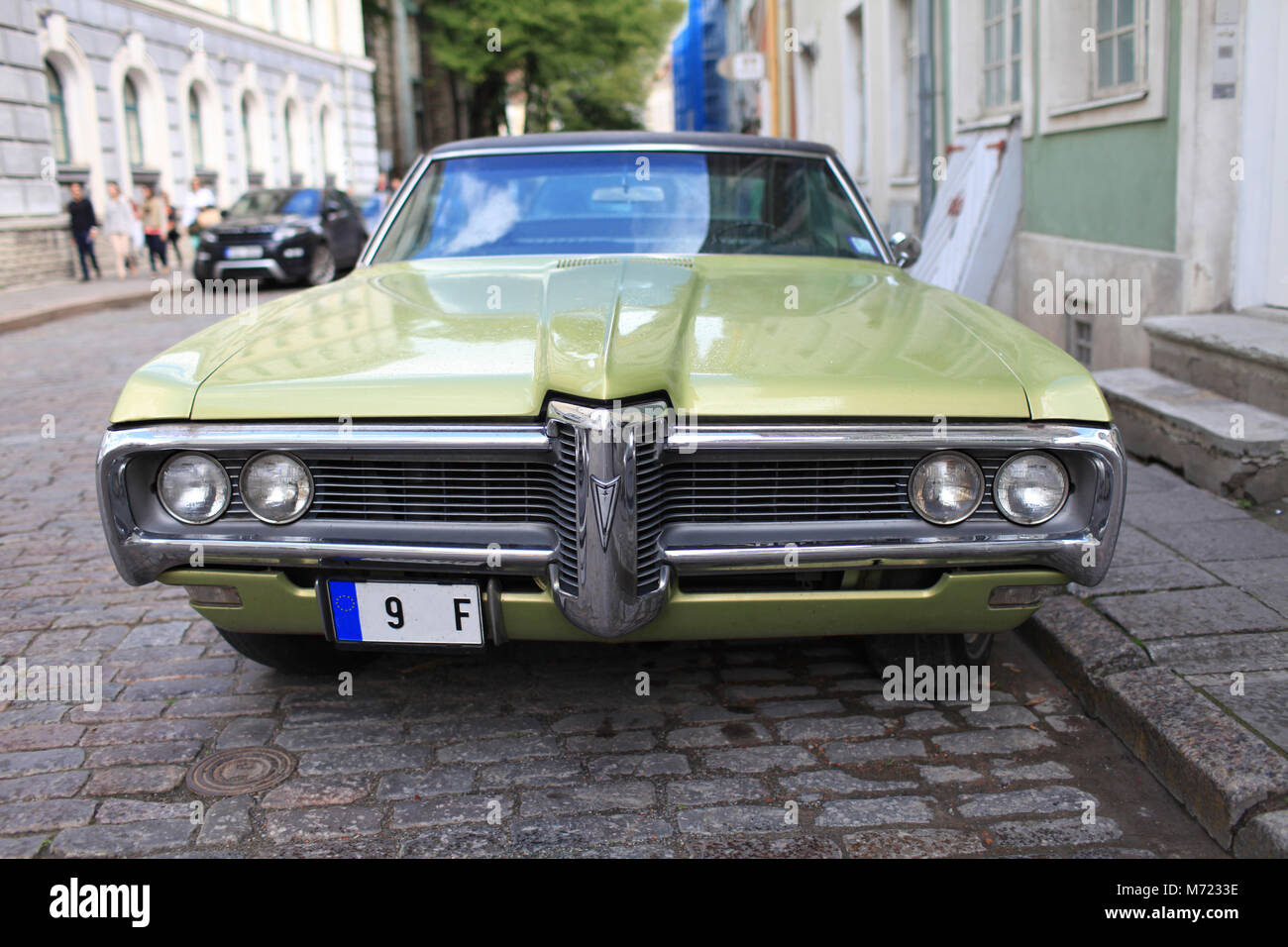 1950s Pontiac Front High Resolution Stock Photography and Images - Alamy