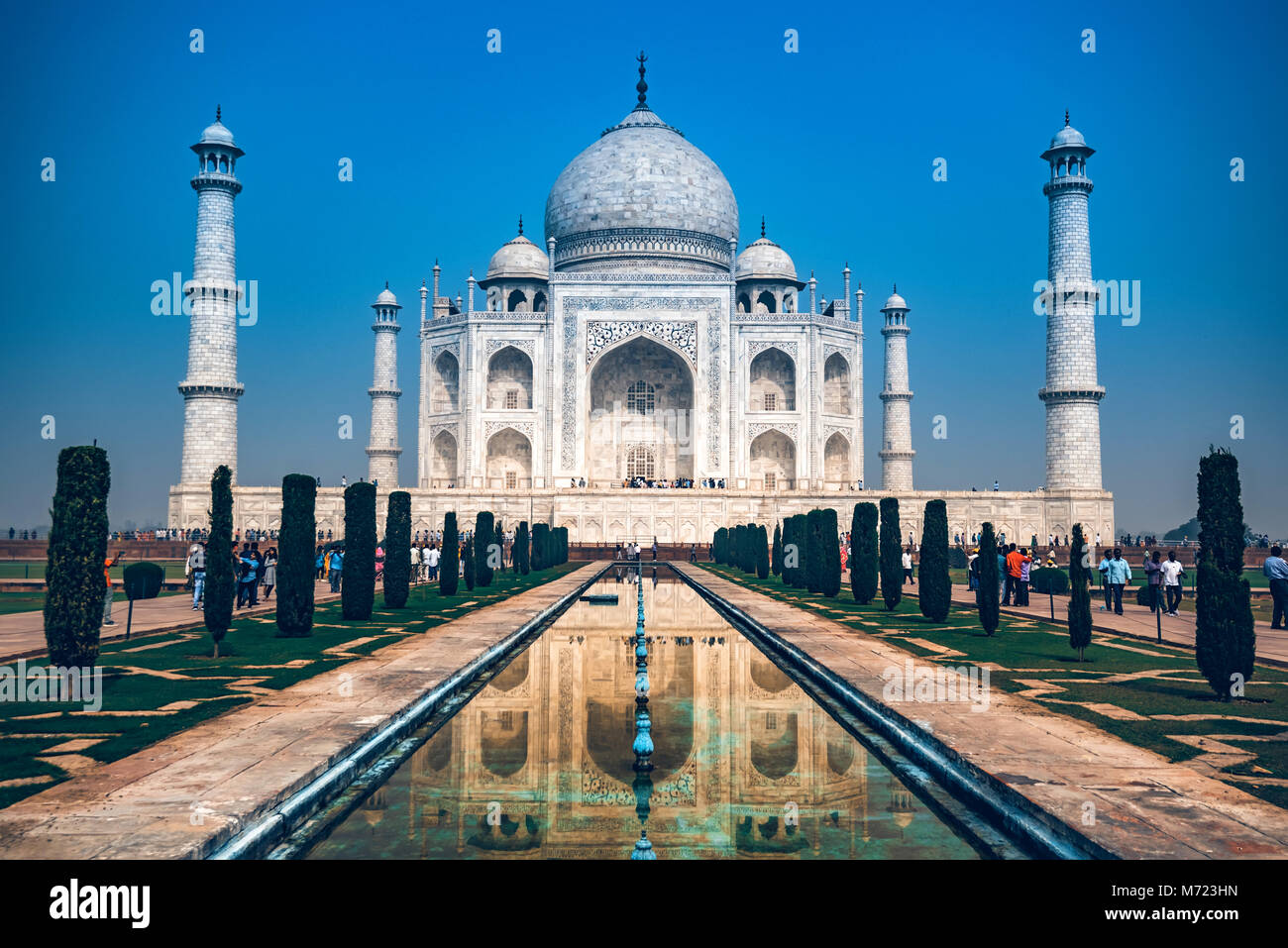 2017 taj mahal hi-res stock photography and images - Alamy