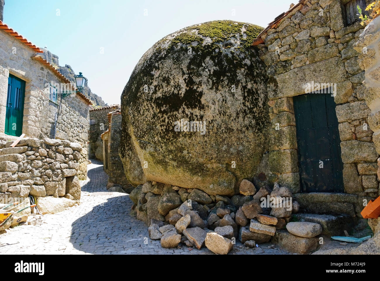 Old village made in giant stones, Monsanto, Portugal Stock Photo - Alamy